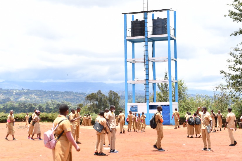 Mbouda : De l’eau potable coule à flot au Lycée bilingue - En quête de ...