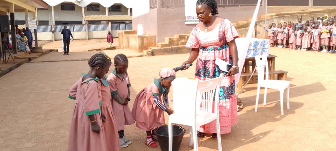 L’Ant-Cm installe le Club Wash à l’école publique Tsinga Olinga - En ...